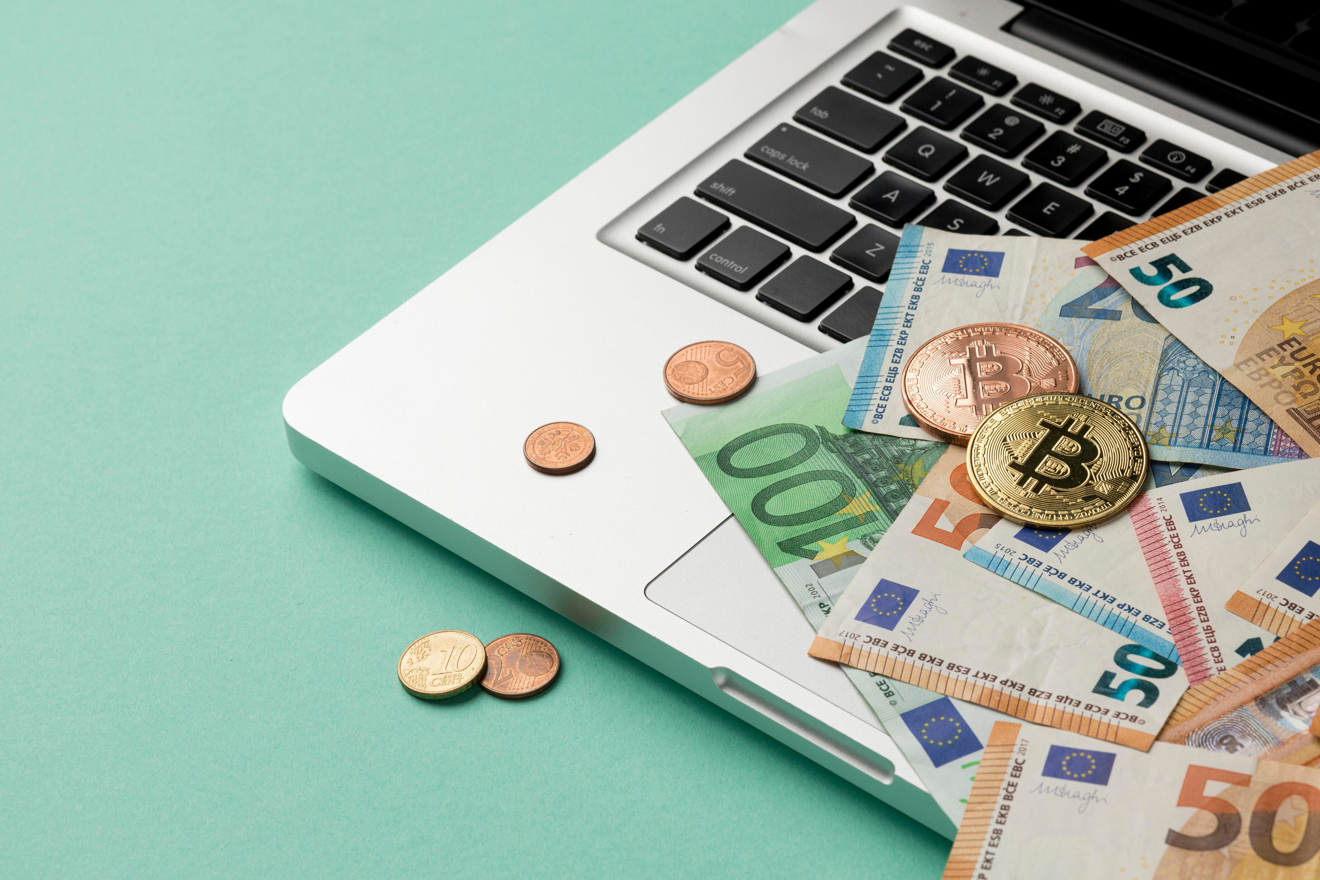 ¿Cambiar de moneda en tu país o en el extranjero?