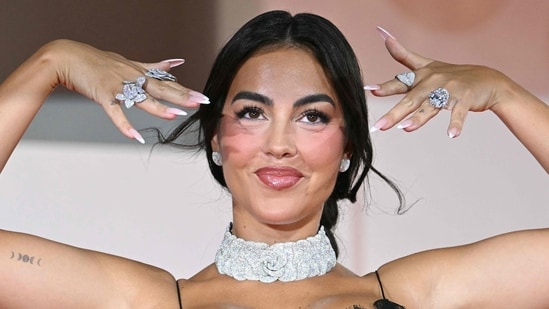 In Pics: Cristiano Ronaldo’s fiancée Georgina Rodríguez flaunts 35 ...