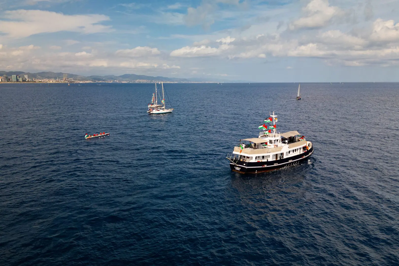 La Marina militare di Israele intercetta la nuova Flotilla. Tajani “I ...