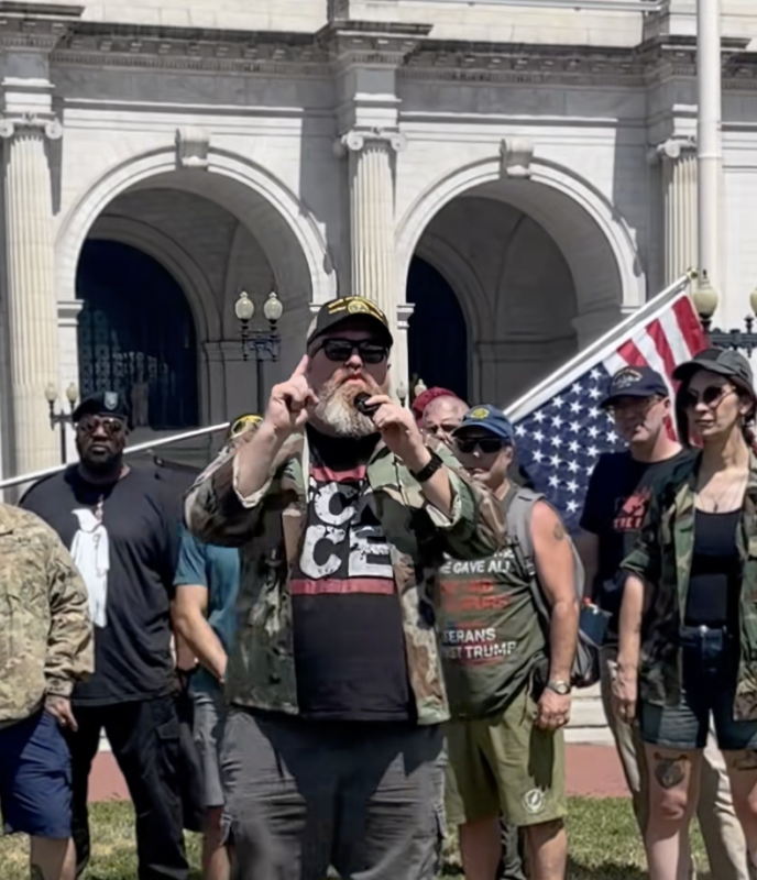 D.C. Veterans Sit-In Protest Against Trump's Militarization of Cities ...