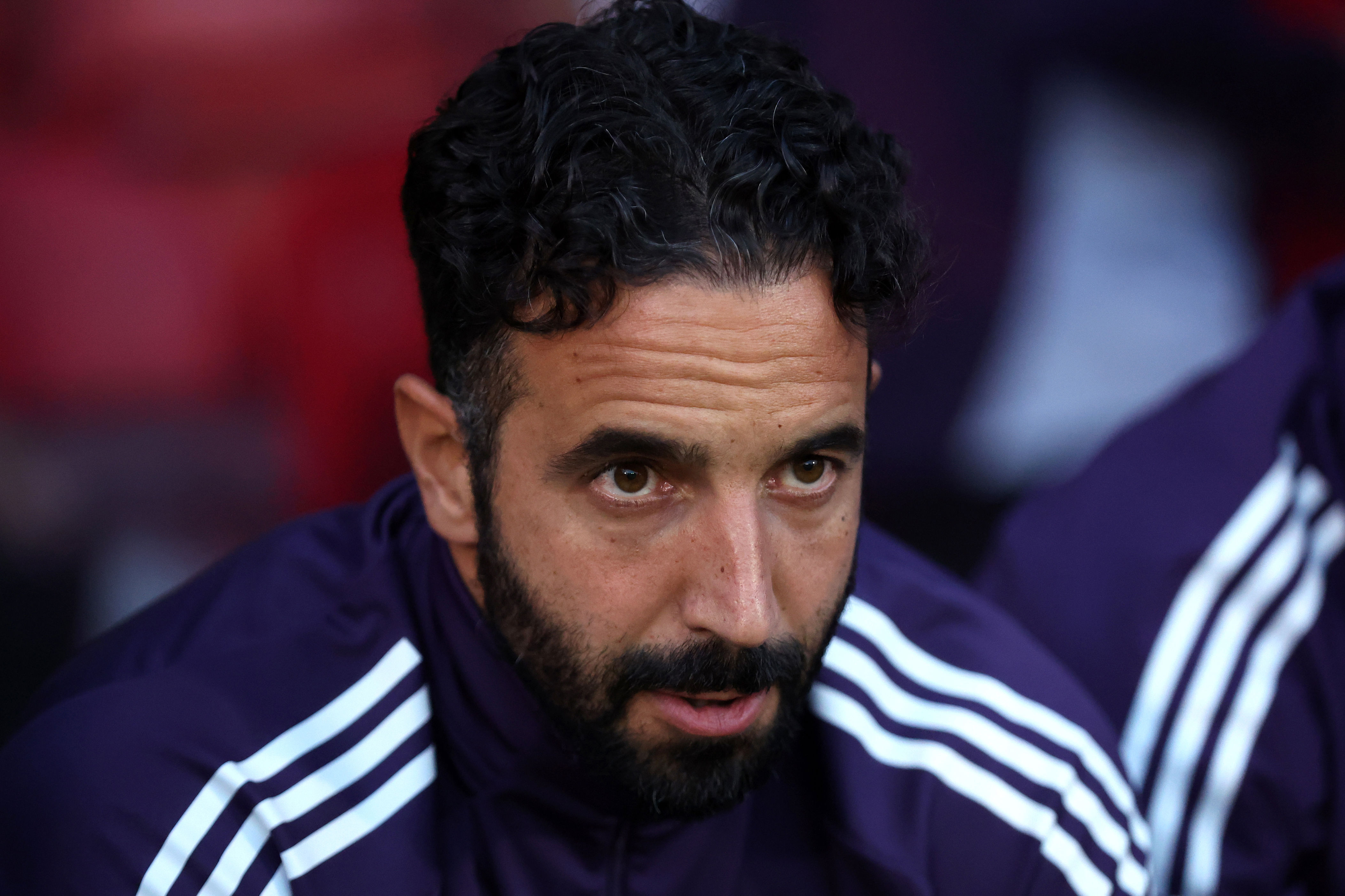 Man Utd target catches flight to complete Man Utd move