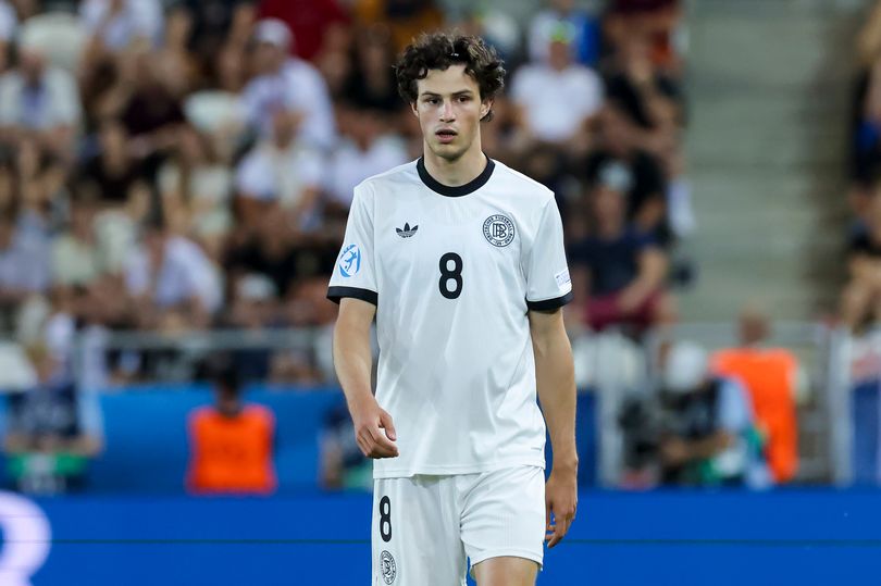 Everton transfer deadline day updates on Merlin Rohl, Harrison ...