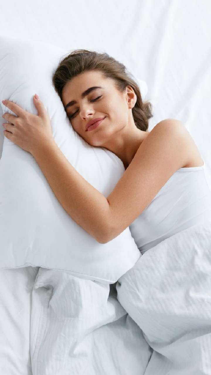 Side Effects Of Sleeping With Makeup On Your Face