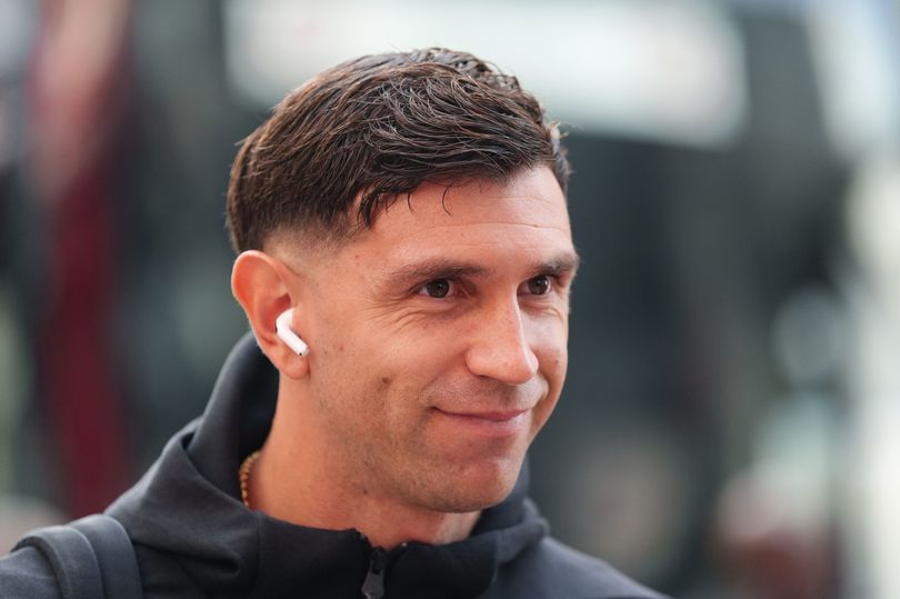 What Man United's transfer for Senne Lammens means for Emi Martinez at ...