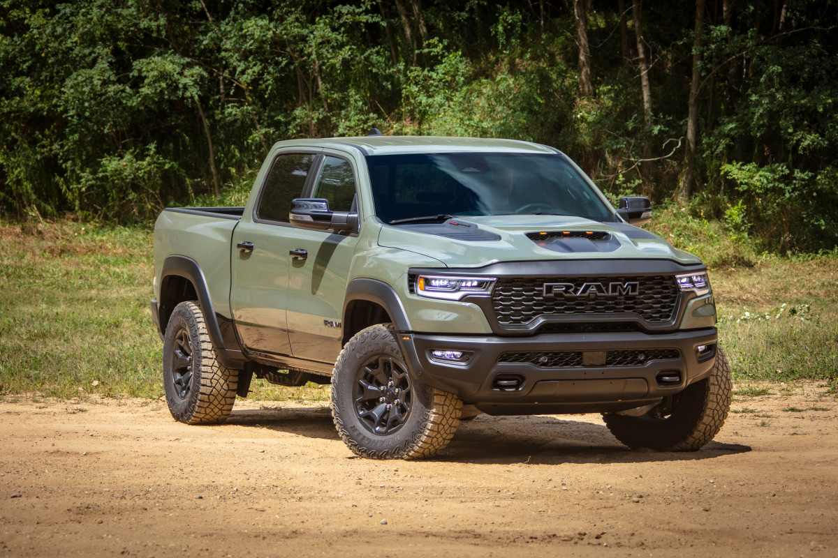 2026 Ford F-150 Raptor vs Ram 1500 RHO: 3 key differences