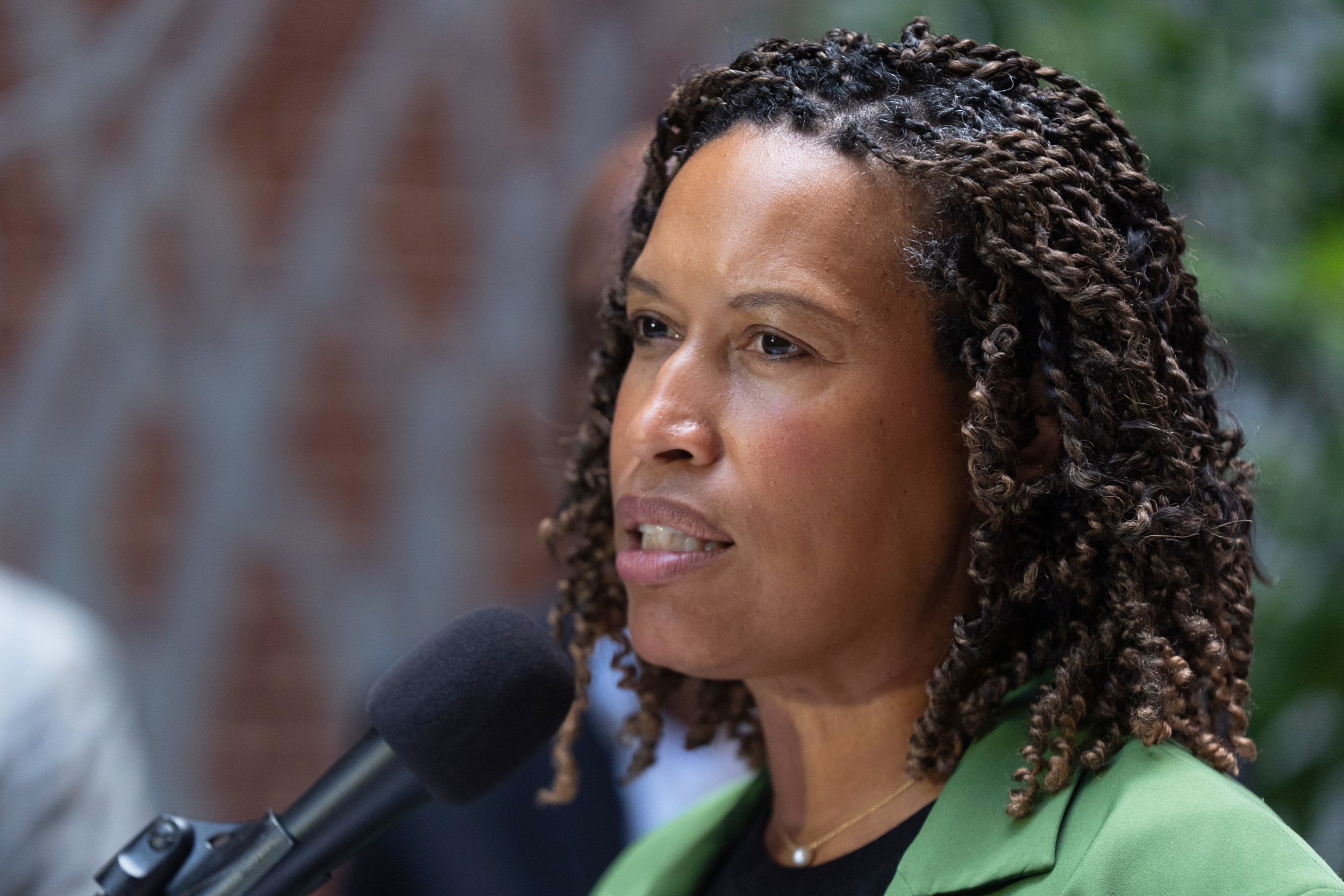 Donald Trump praises 'very popular' Democratic Mayor Muriel Browser