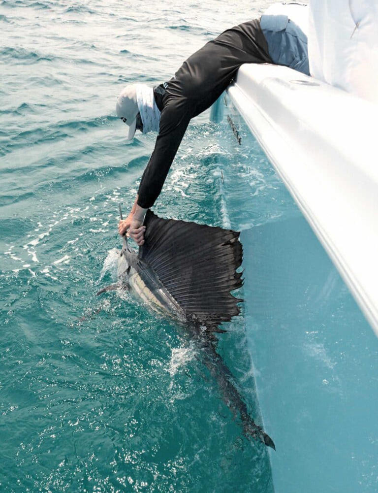 A Unique Balloon/Kite Combo Could Make Kite-Fishing Easier