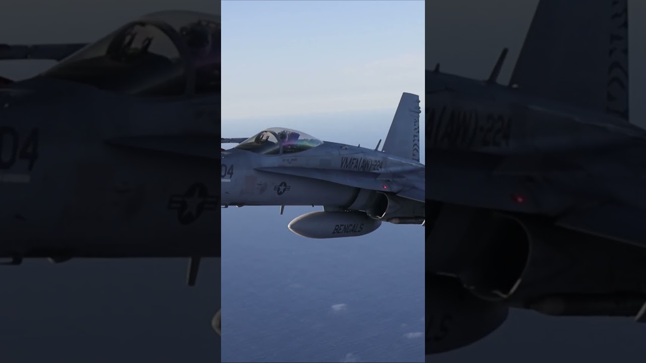 Elite USMC Pilot's F⁄A-18 Mid-Air Refuel!