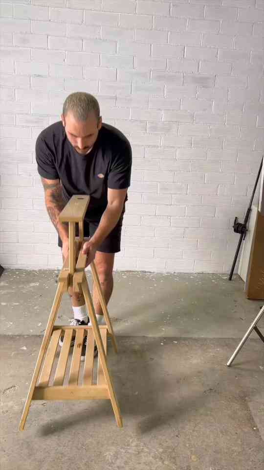 Powder + Hertz = Visual Explosion! Behind-the-Scenes with Laowa & Sony ...