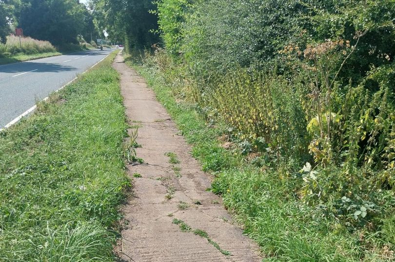 Temporary traffic lights as work begins on £460,000 footpath and ...