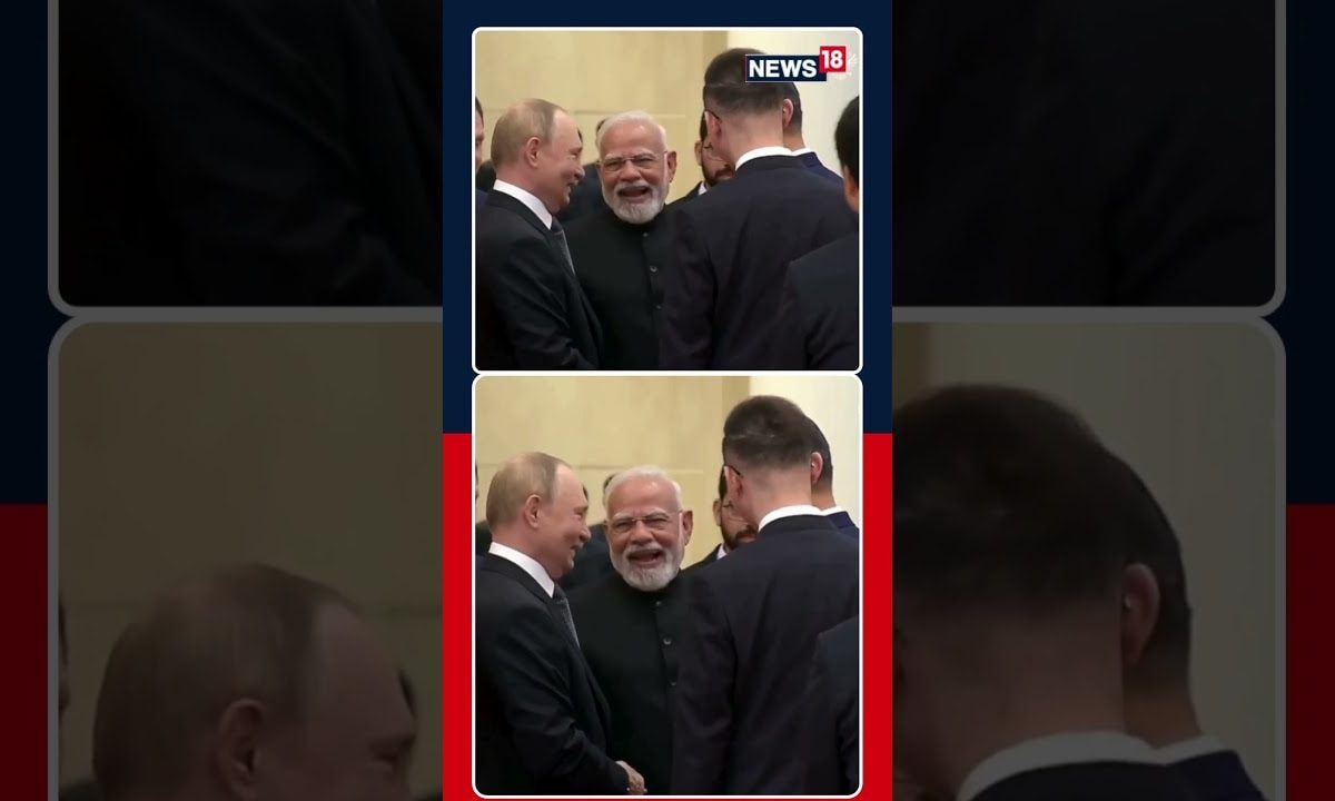 PM Narendra Modi & Russian President Vladimir Putin Walk Hand-in-Hand ...