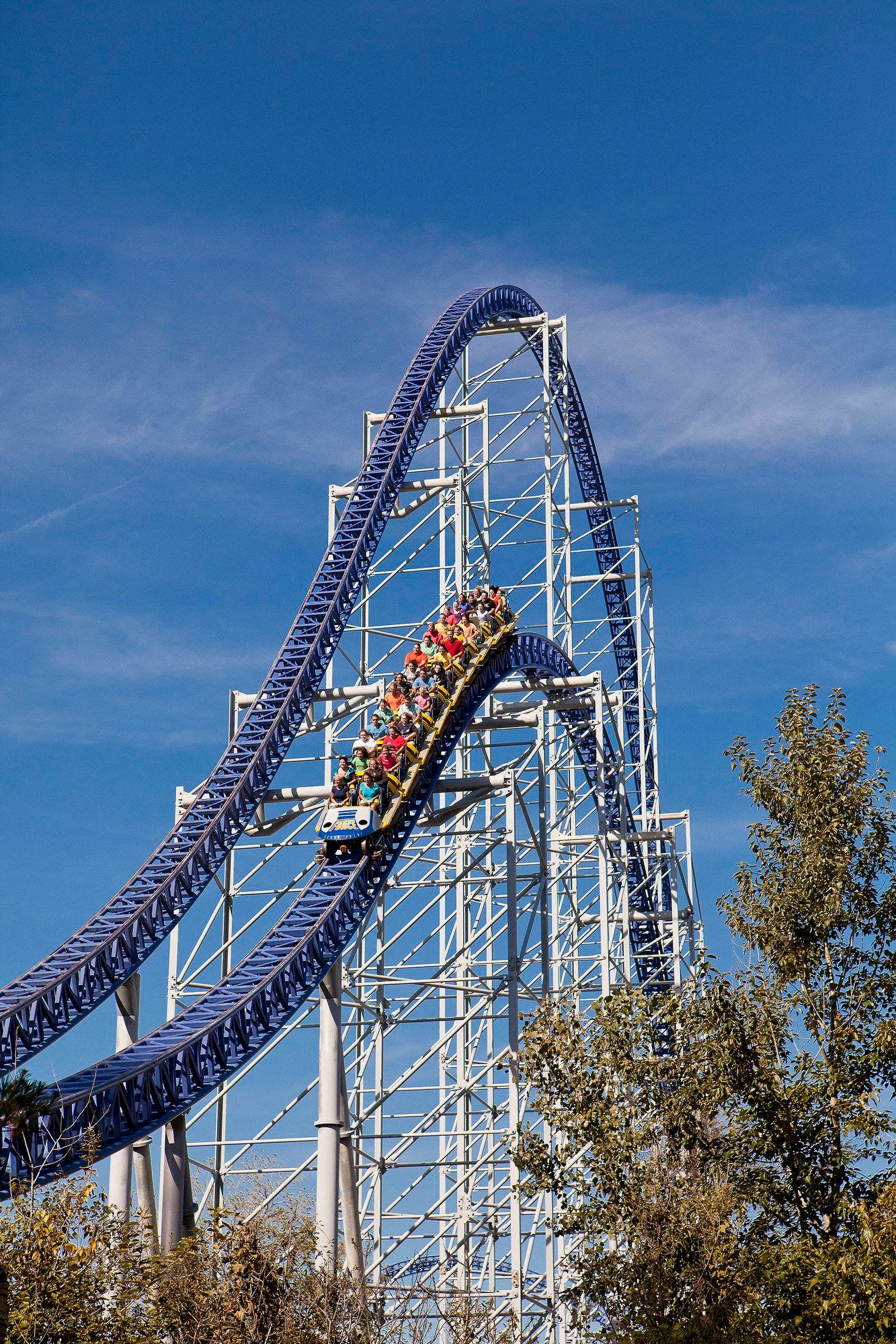 Influencer eats nuggets on Cedar Point coaster. Why it breaks rules