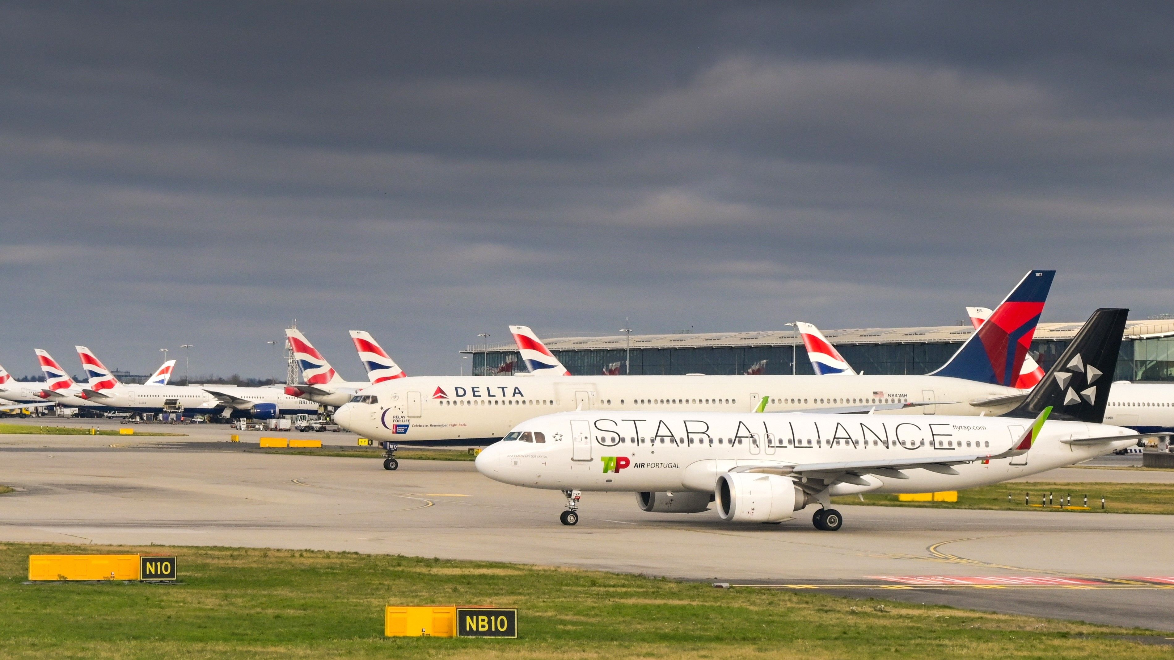 Heathrow Airport's Third Runway Planning Costs Exceed $1 Billion