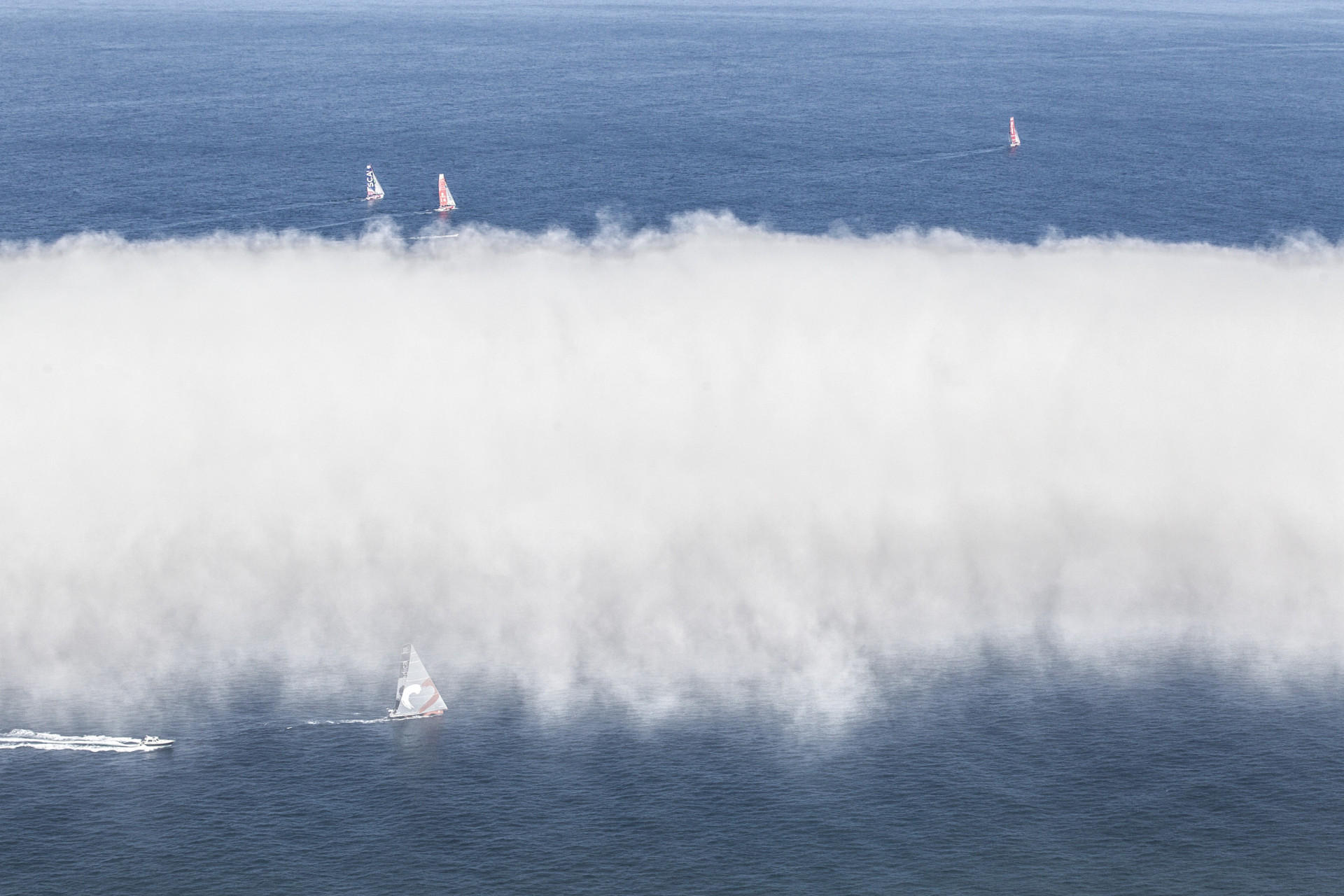 What is the rare 'tsunami' roll cloud phenomenon?