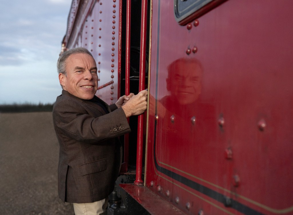 Warwick Davis to Return as Professor Filius Flitwick for HBO's ‘Harry ...