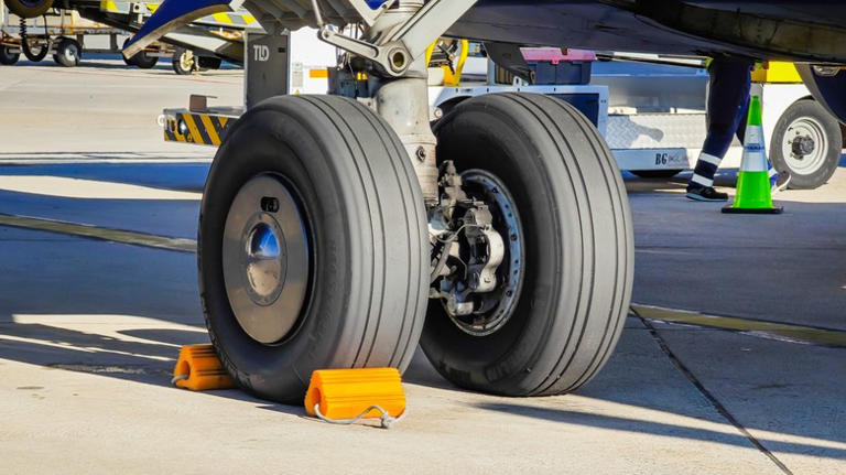 Do Airplanes Use Disc Or Drum Brakes?