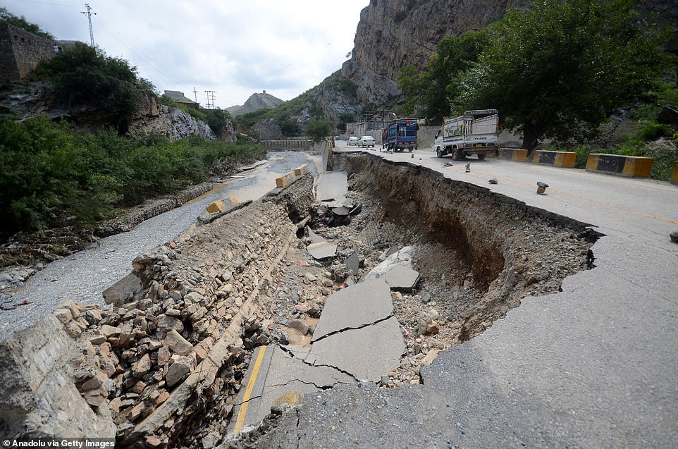 Afghanistan earthquake kills over 600, injures 1,000