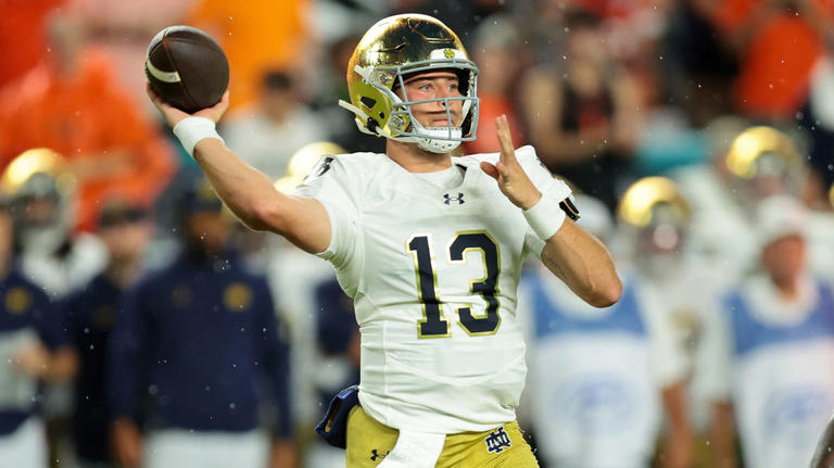 Notre Dame’s CJ Carr labeled ‘sneaky riser’ in NFL draft circles among ...