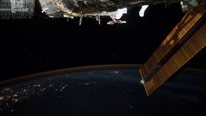 Lightning Flashes and Auroras ‘Rise’ in New Space Station Time-Lapse