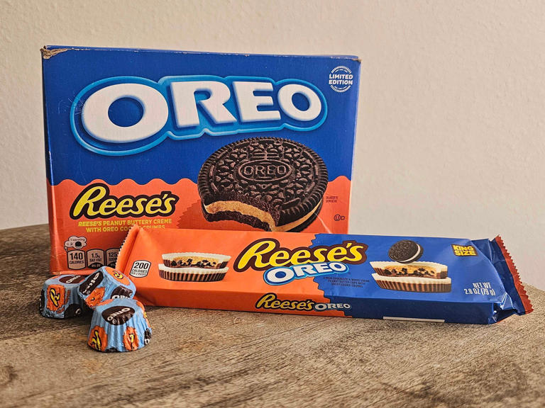 I tried the new Oreo-Reese's collab that was 3 years in the making