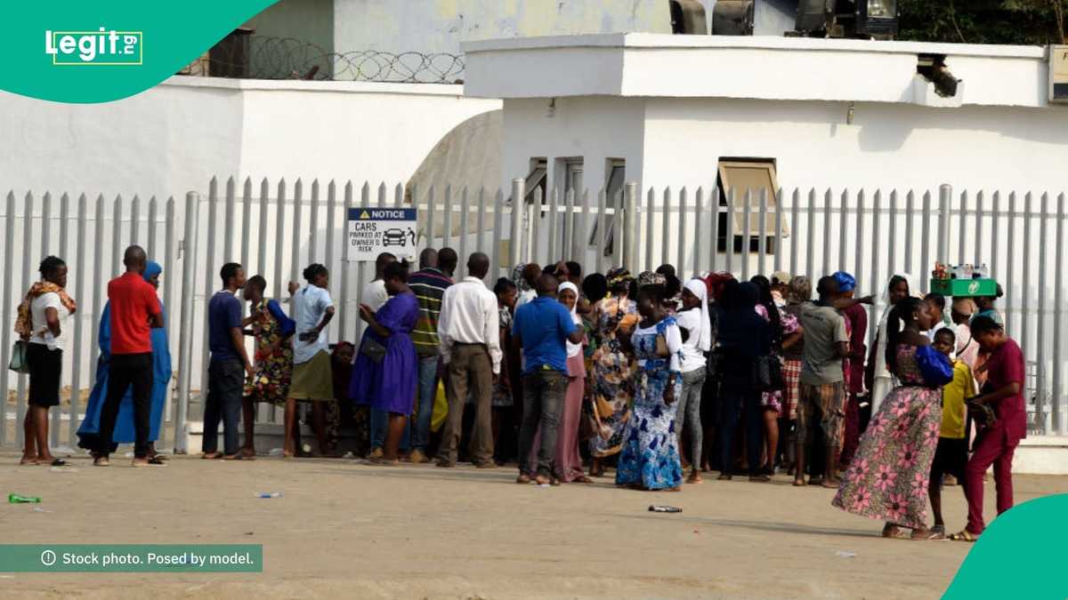 See changes as Nigerian banks alerts customers, announce closure of ...