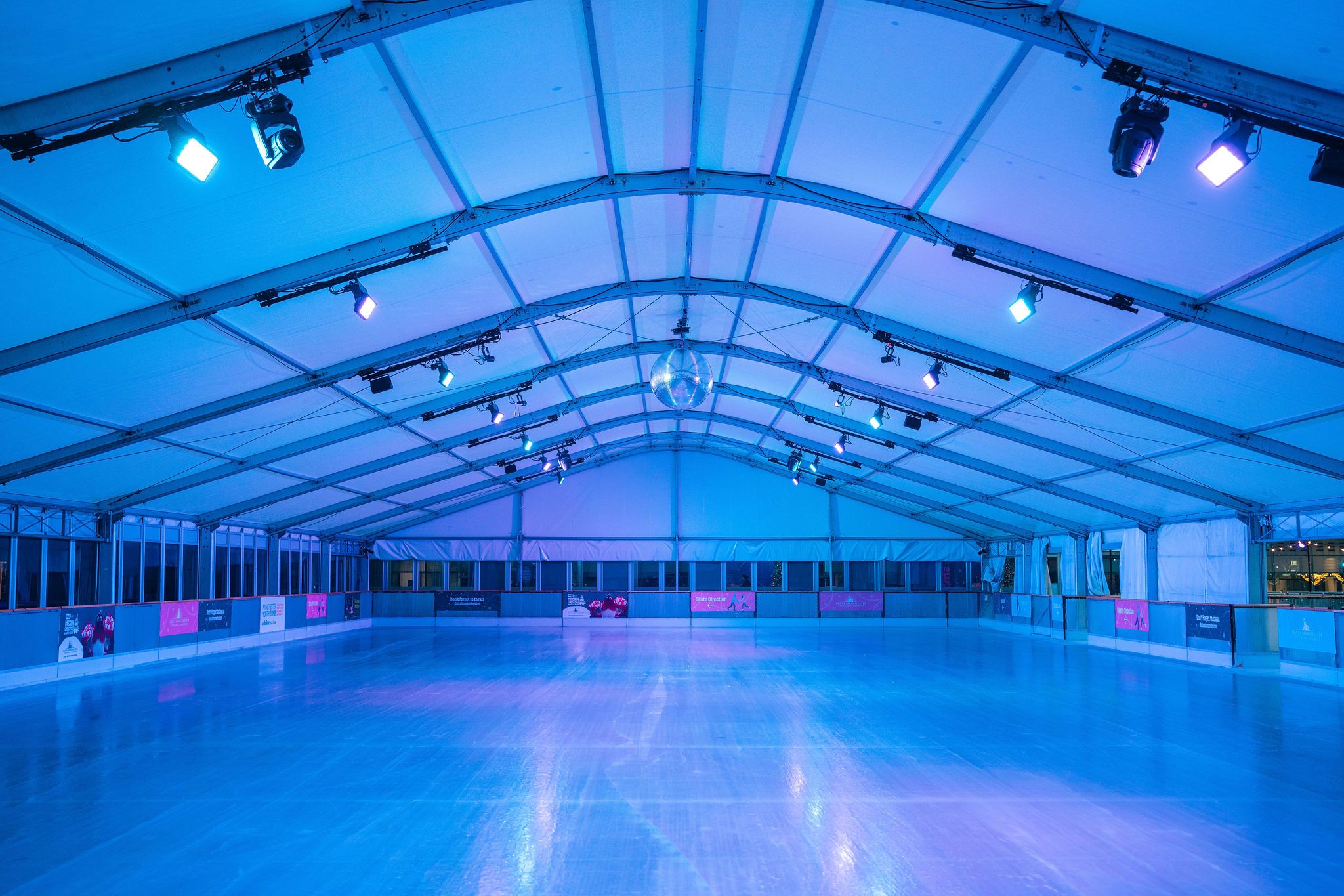 Manchester's largest outdoor ice rink returns to Cathedral Gardens for ...