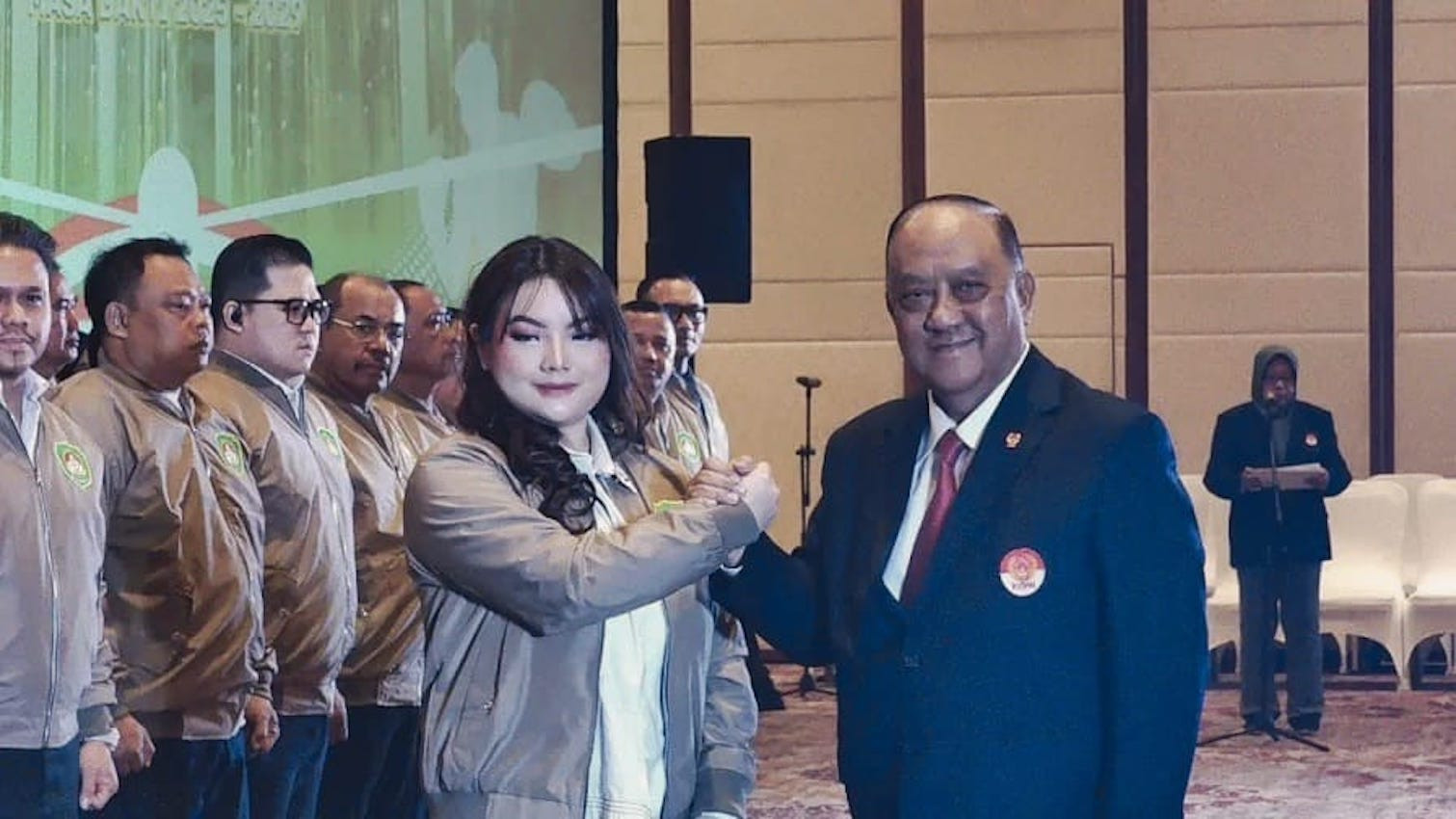 Hillary Brigitta Lasut Resmi Jadi Ketum Pertina, Presiden Asian Boxing ...