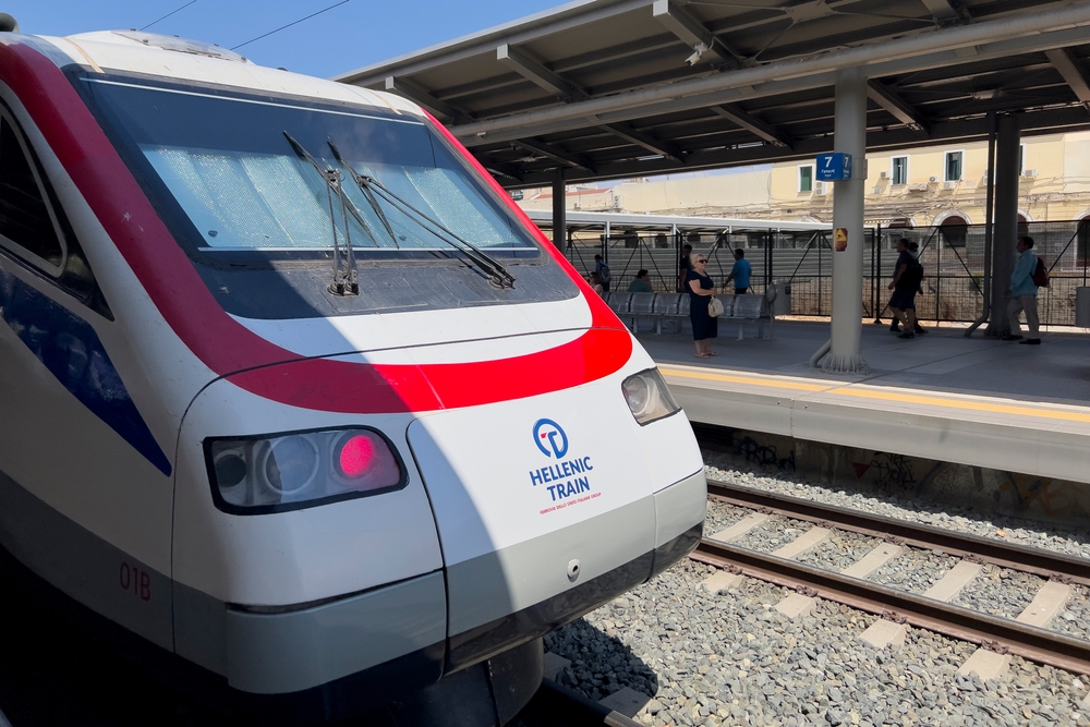 Hellenic Train: Ακινητοποιήθηκε τρένο με 400 επιβάτες κοντά στην ...