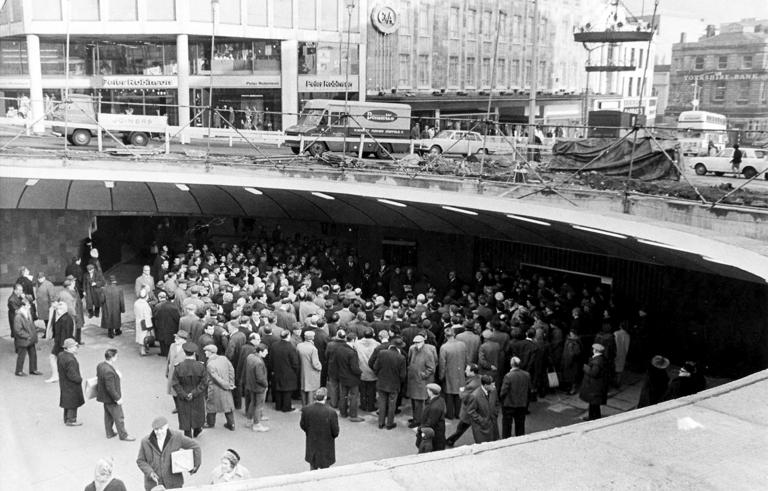Sheffield Hole in the Road: The story of Sheffield's beloved lost ...