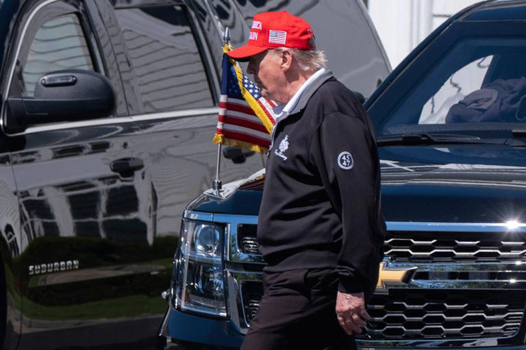 Donald Trump's latest gesture sheds new light on health as president ...