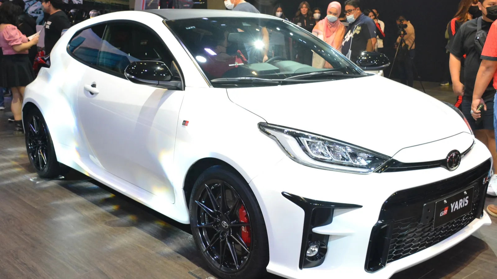 Toyota GR Yaris packs 300 hp with a factory aero package for track ...