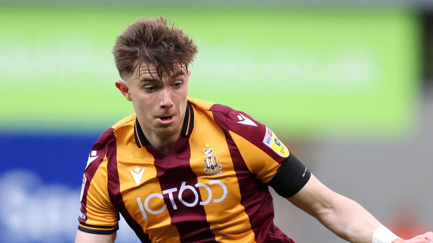 Blackpool sign FC St Pauli winger Banks on loan