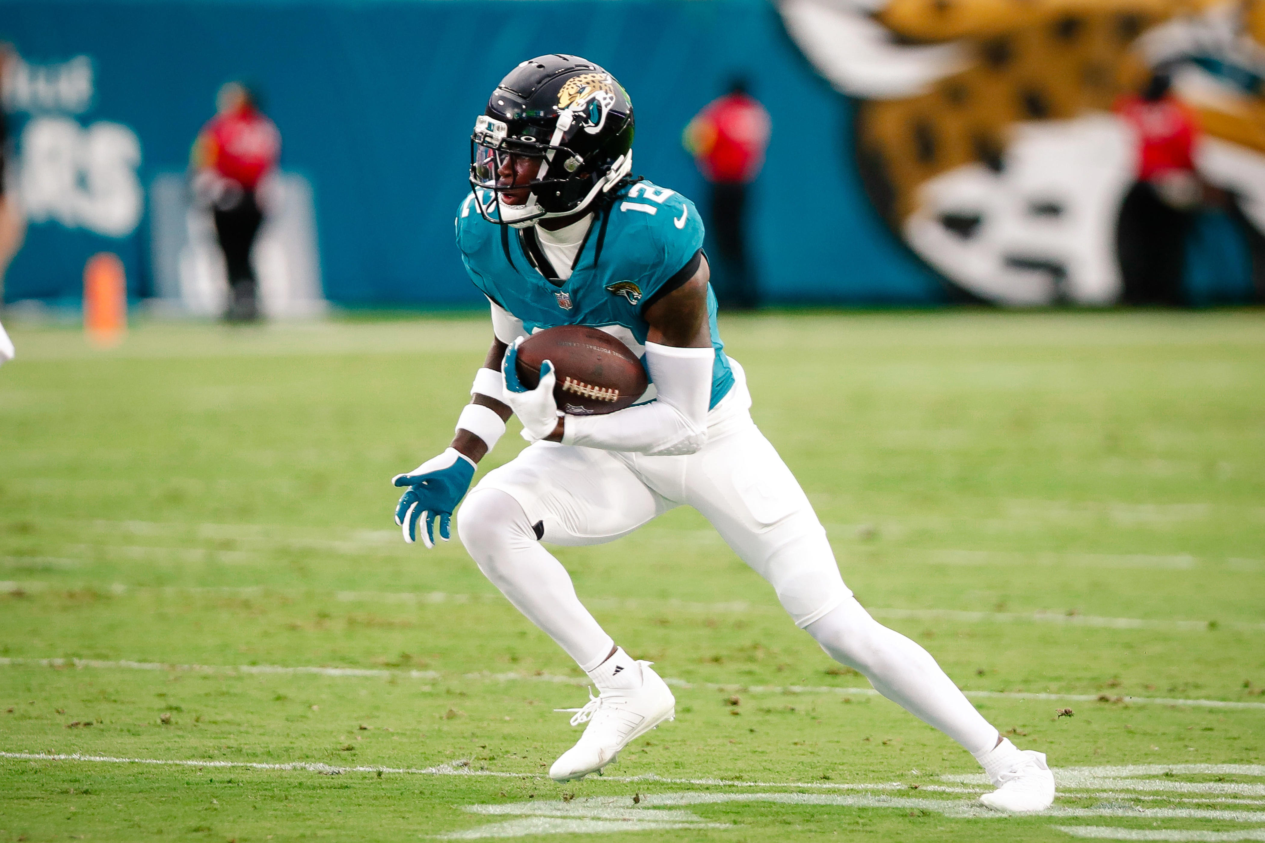 Liam Coen weighs in on Travis Hunter's usage in Jaguars' Week 1 matchup ...