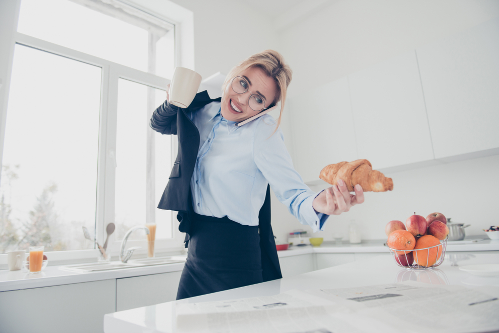 12 signs you have a toxic boss who doesn't care about your work-life ...