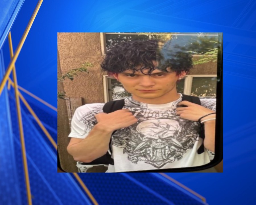 Bakersfield police searching for at-risk teen last seen Saturday