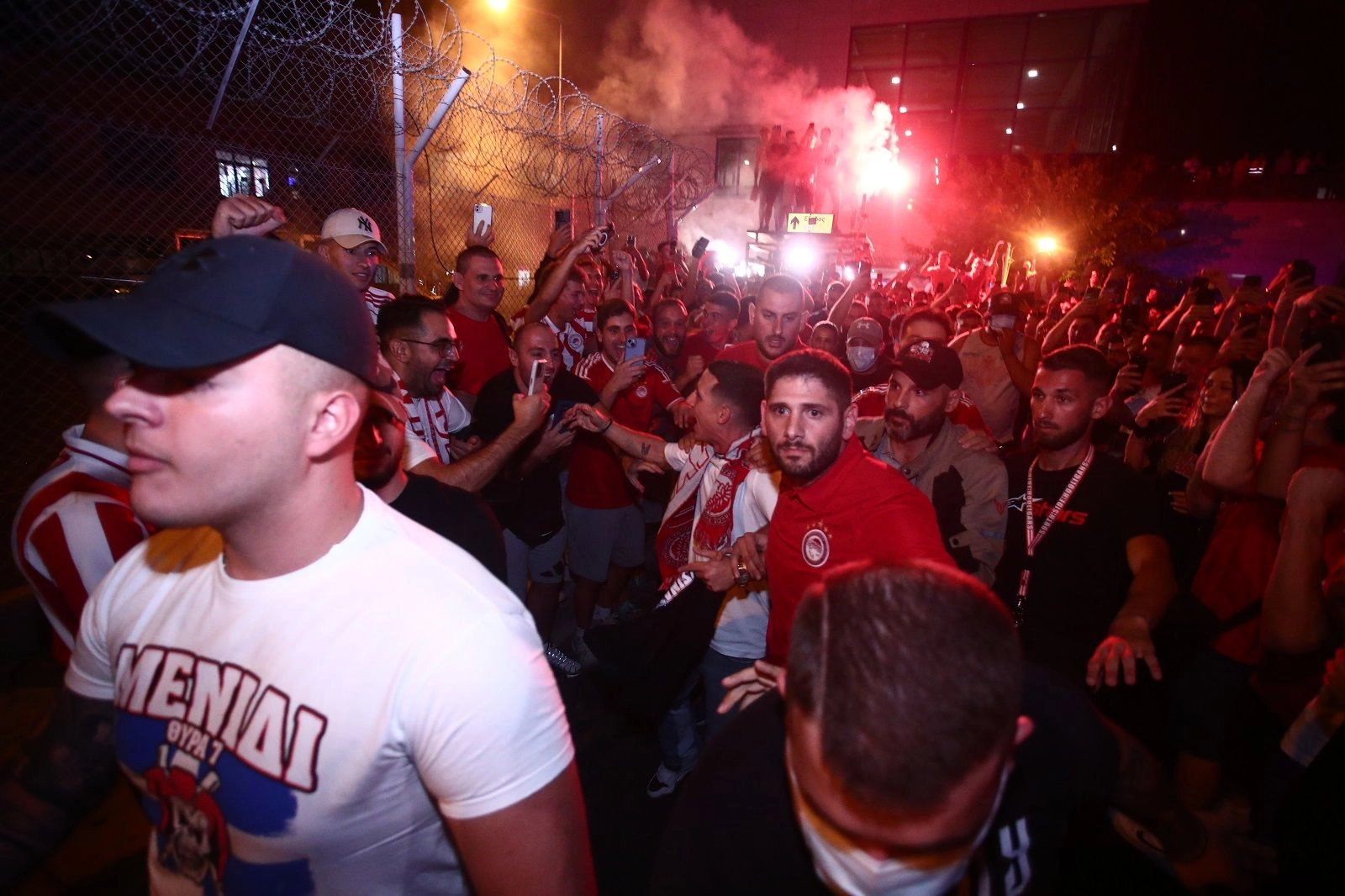 Πανζουρλισμός στην άφιξη του Ποντένσε στην Αθήνα - Οι πρώτες του δηλώσεις