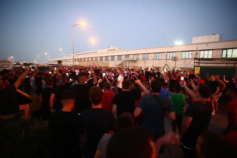 Ολυμπιακός, μεταγραφές: Χαμός στο "Ελ. Βενιζέλος" από τους φίλους των ...