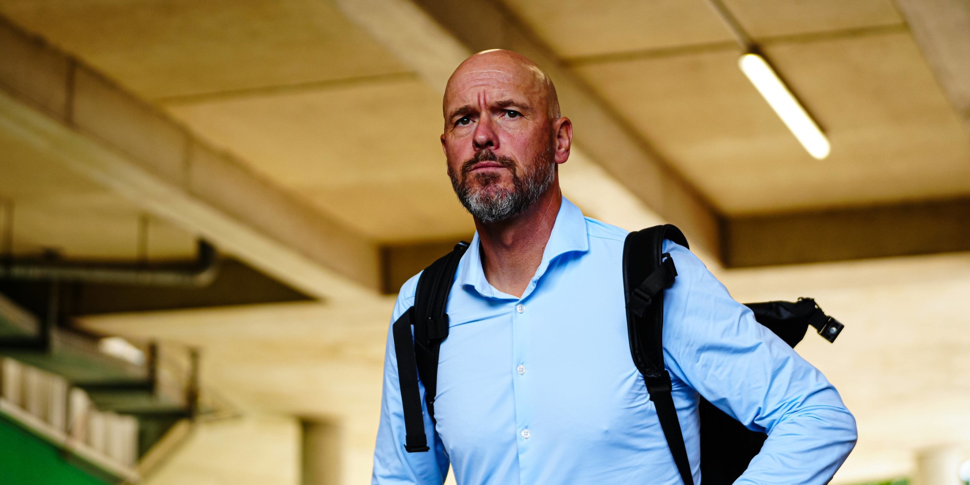 Ten Hag vol ongeloof: 'Een complete verrassing voor mij, dit is ongekend'