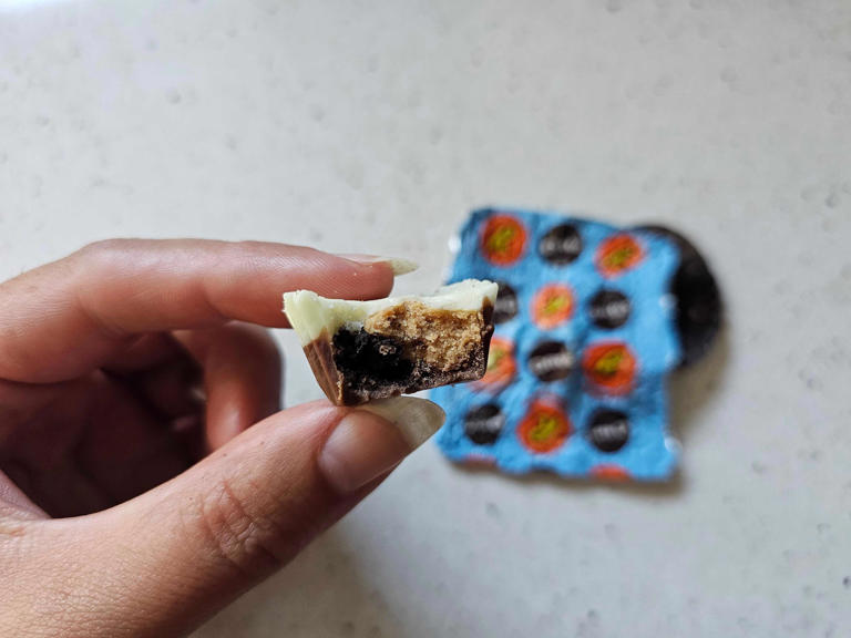 I tried the new Oreo-Reese's collab that was 3 years in the making