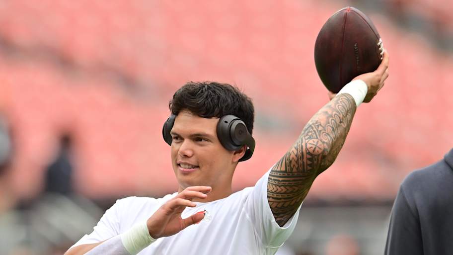 Dillon Gabriel Makes Big Change After Kenny Pickett Trade With Nod To ...