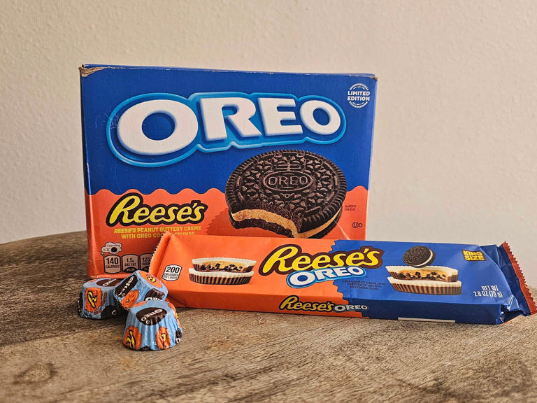I tried the new Oreo-Reese's collab that was 3 years in the making