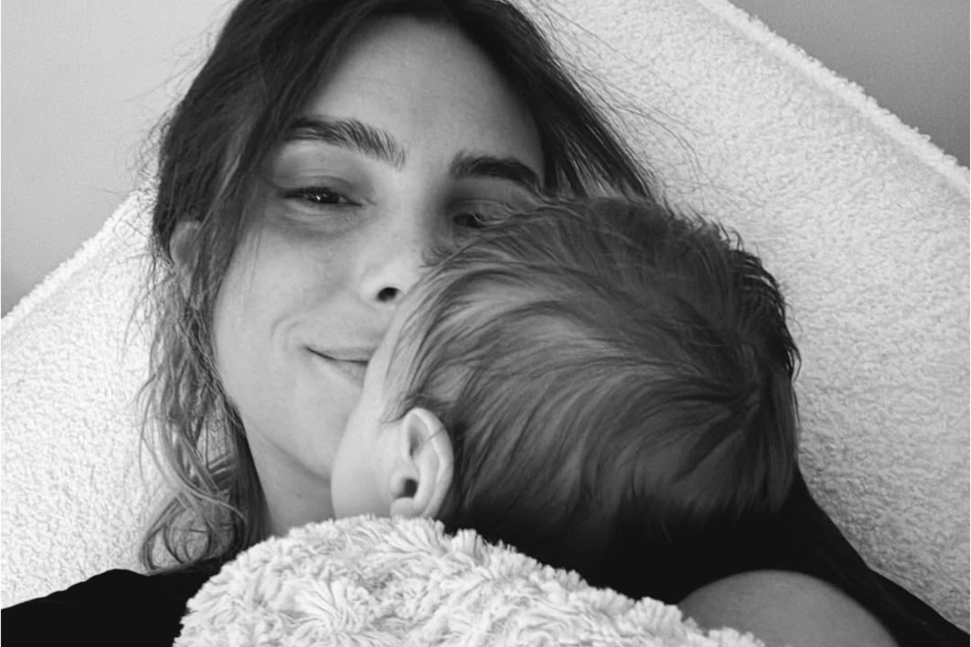 Lele Pons celebra el primer mes de su hija con tiernas fotos