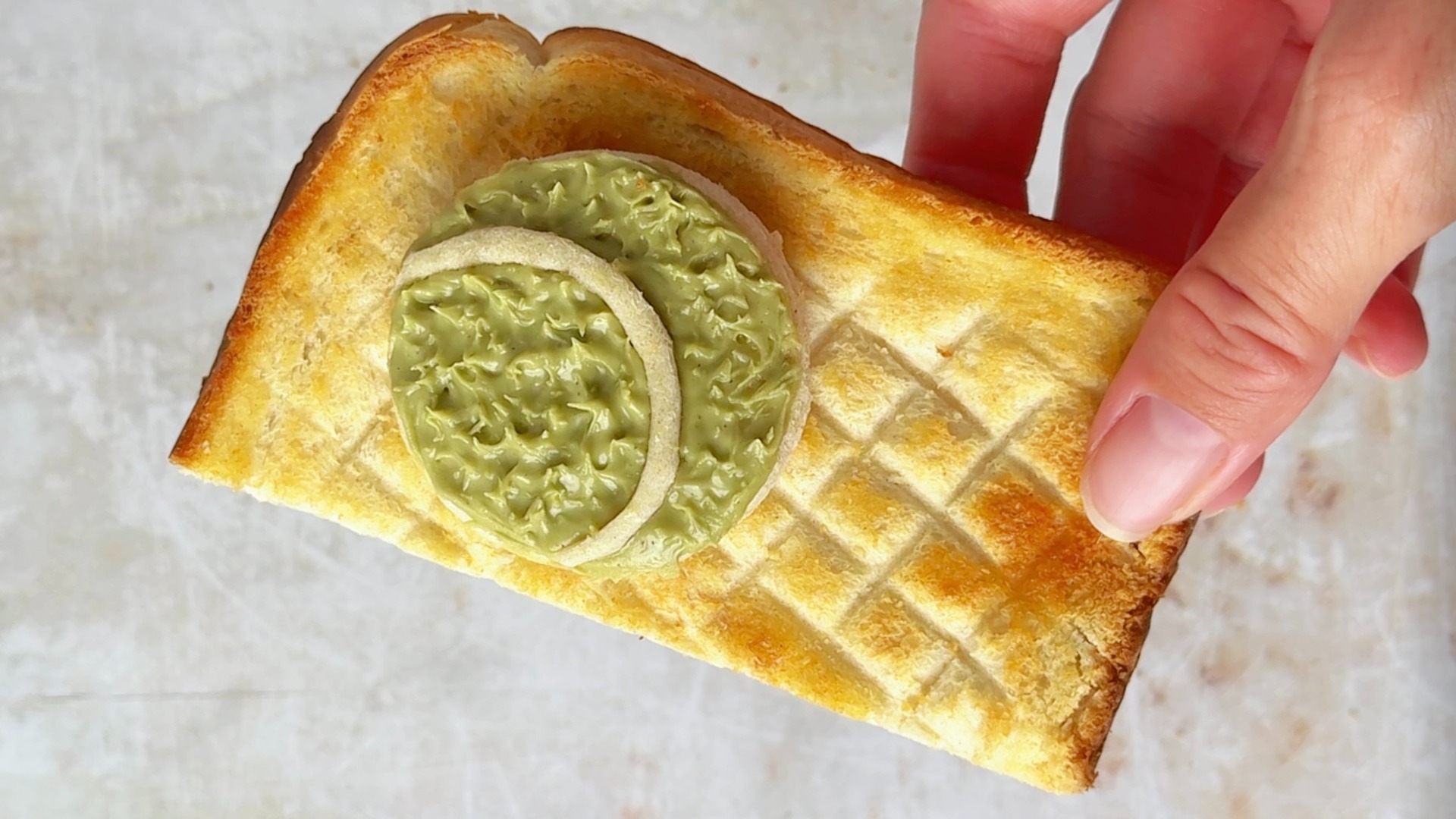 Tennis toast – fun pistachio cream snack idea