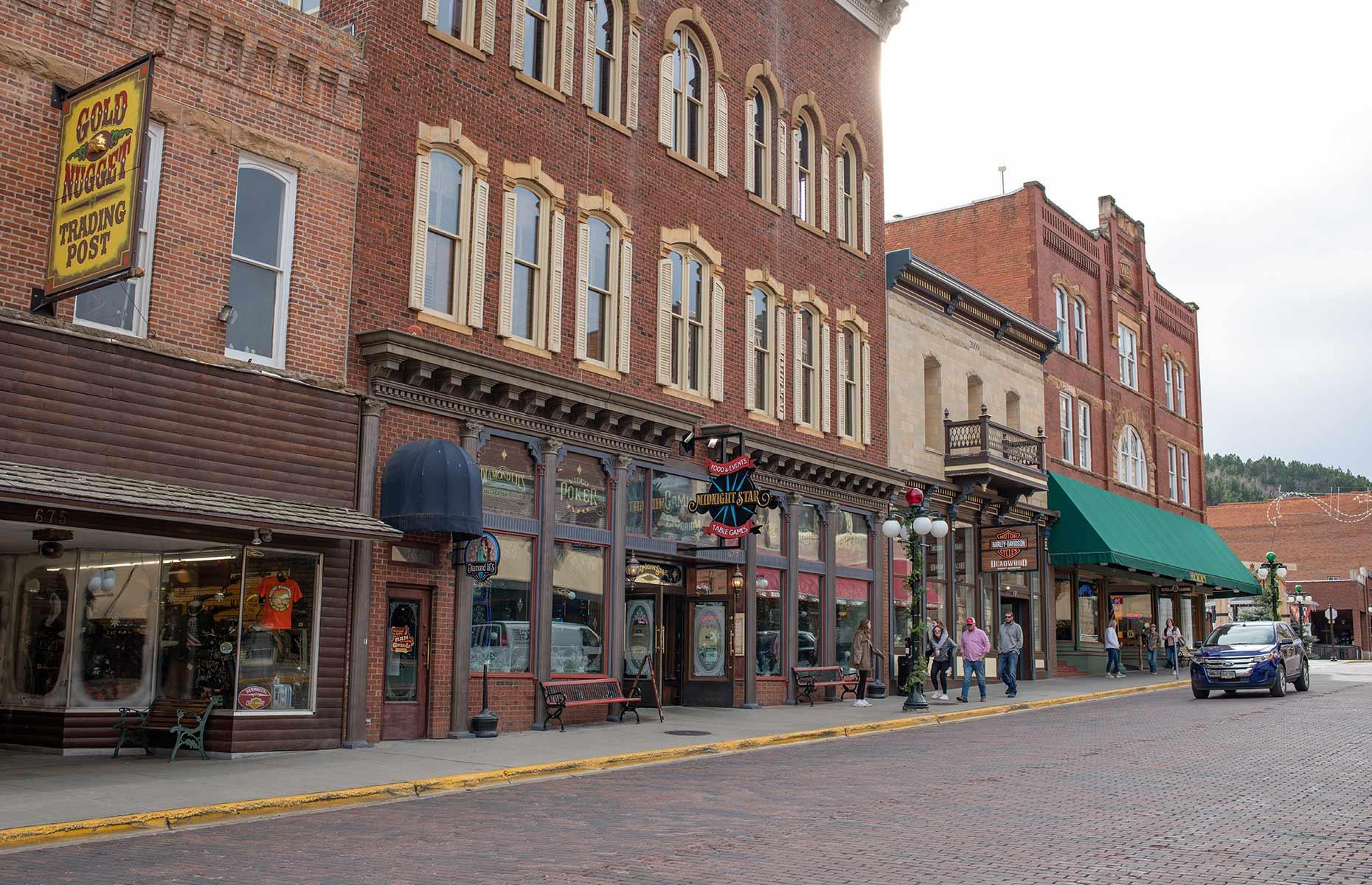 Historic then-and-now images show how America's main streets used to look