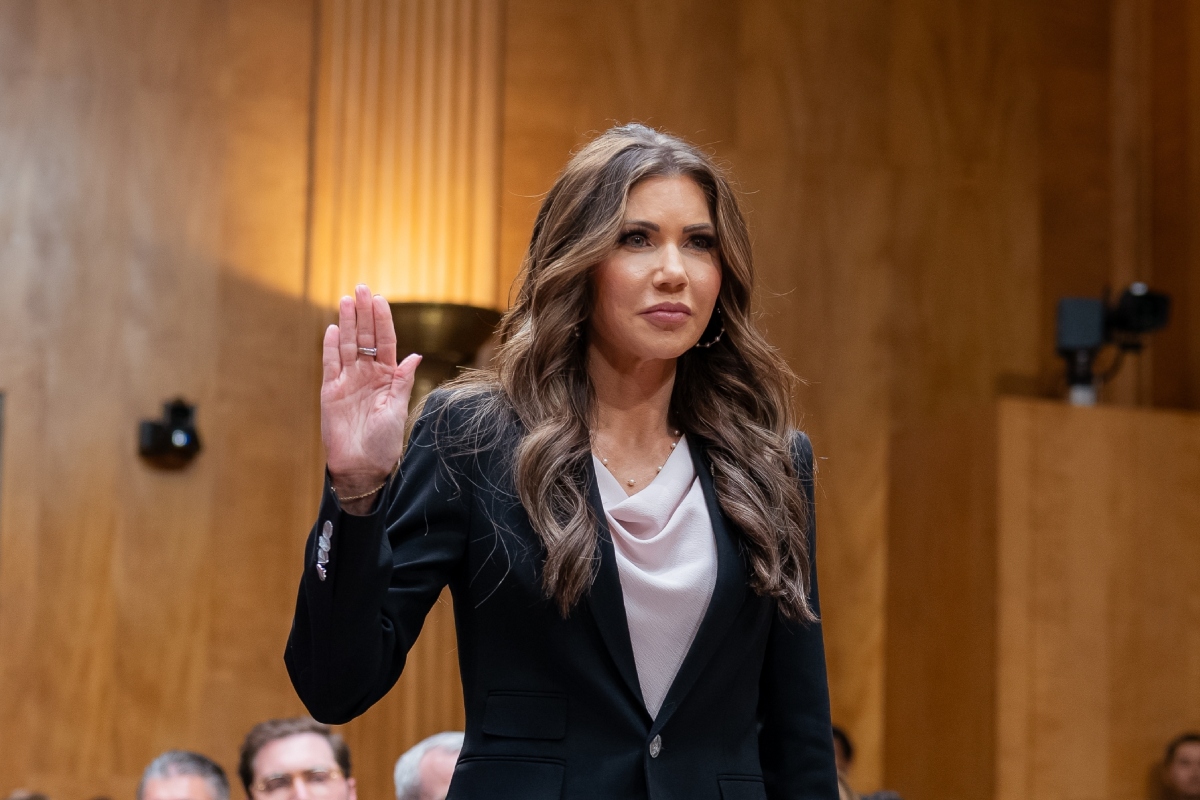 Kristi Noem confirma plan para expandir operaciones de ICE