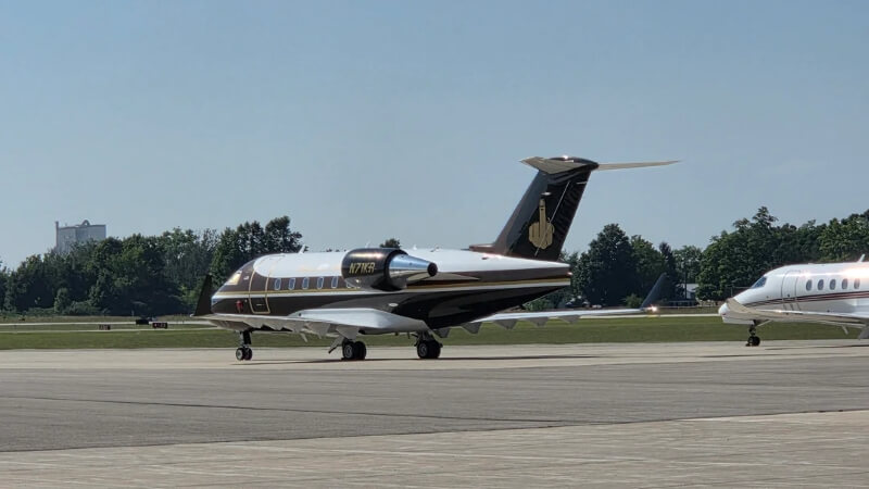 Kid Rock faces backlash after his private jet with shocking feature is ...