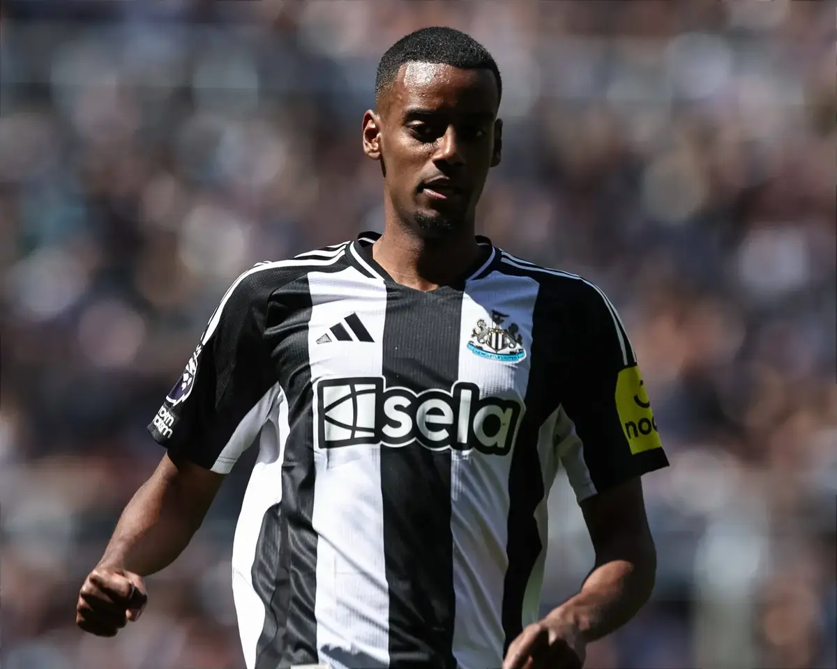 Alexander Isak shirt number revealed