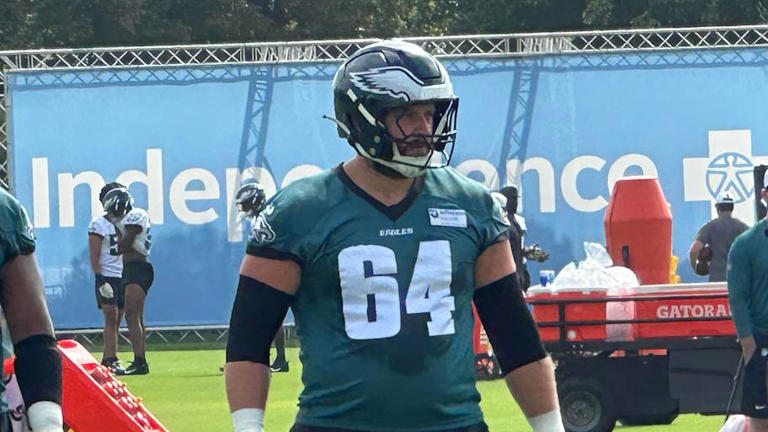 Eagles' Saturday Practice Report: Brett Toth Set To Start At OC