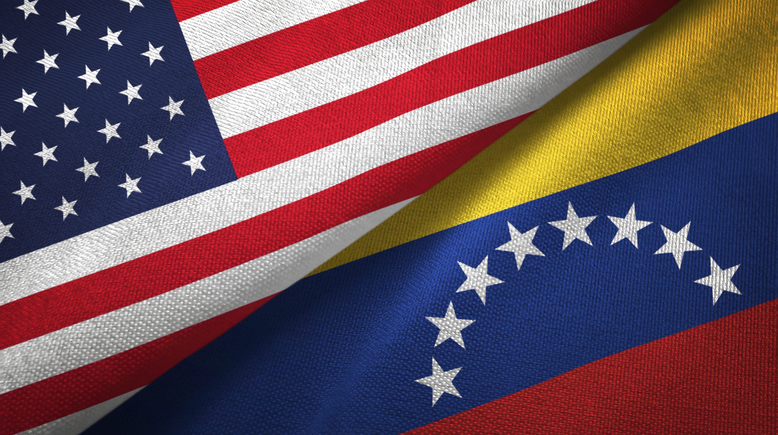 Trump déploie secrètement 7 navires de guerre près du Venezuela ...