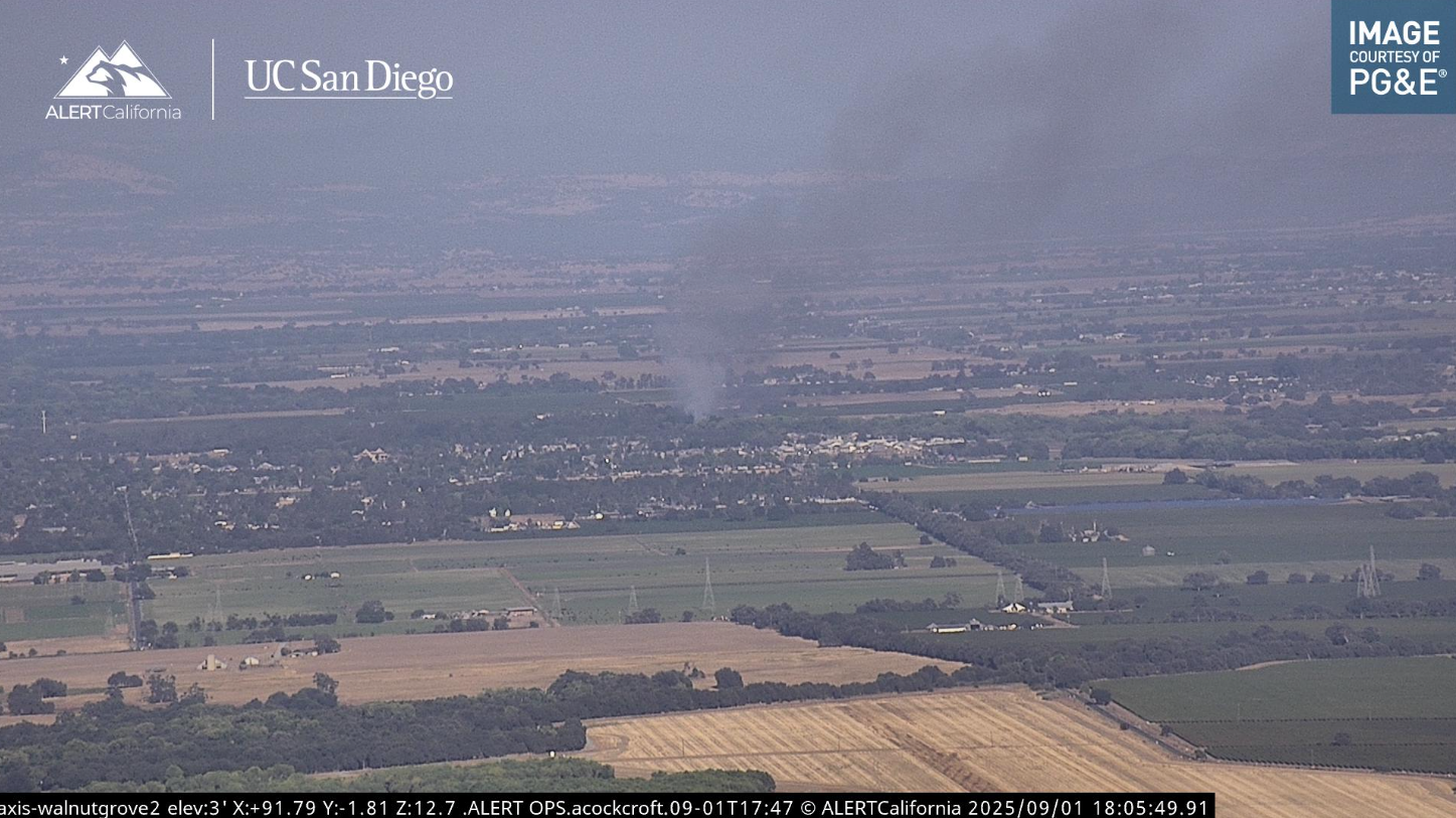 Grass fire impacts traffic on Highway 99 near Galt, CHP says